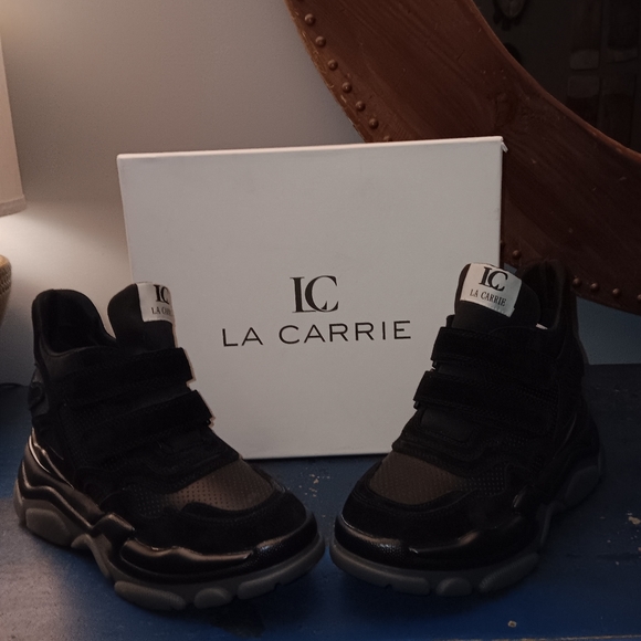 LA Carrie | Shoes | La Carrie Chunky Sneakers | Poshmark